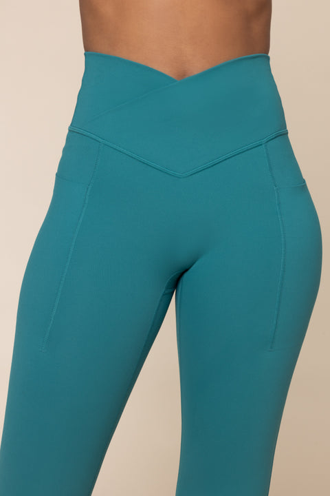 Crisscross Hourglass® Flared Legging with Pockets - Emerald – POPFLEX®