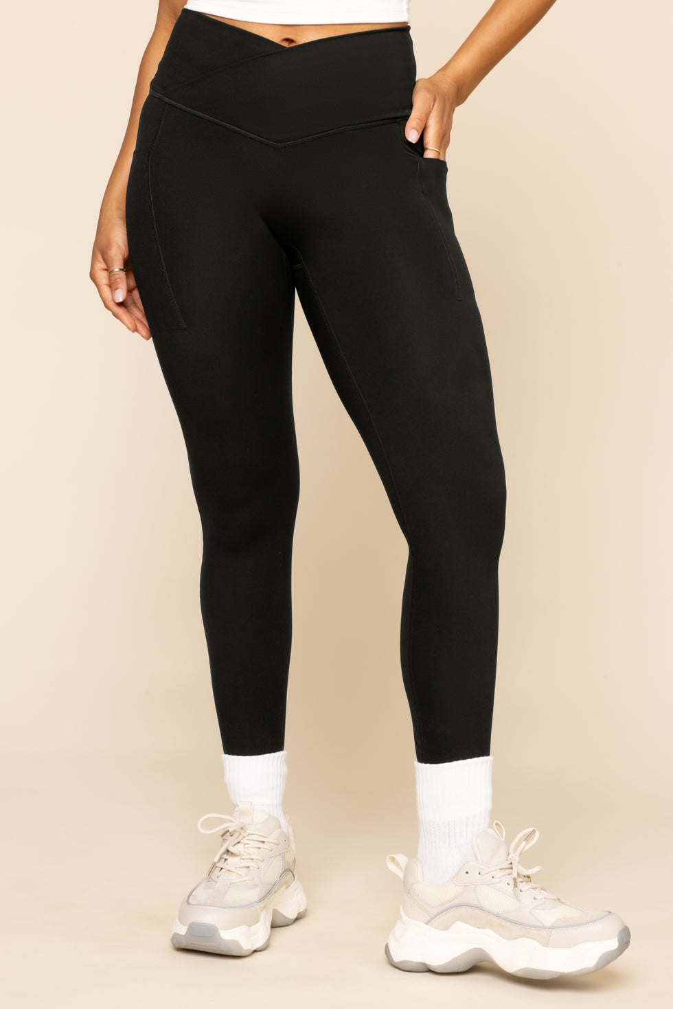 Crisscross Hourglass® Legging with Pockets - Black – POPFLEX®
